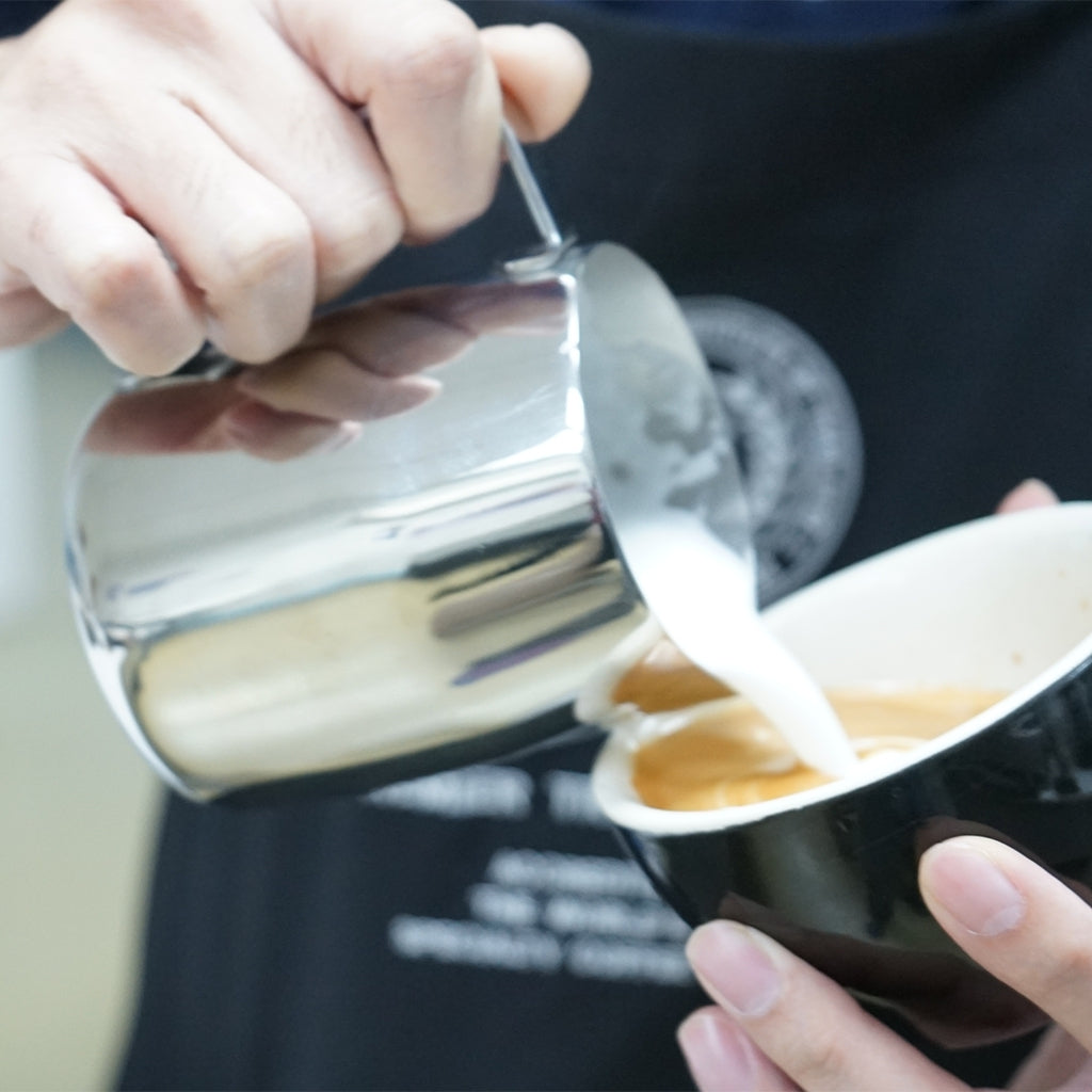 Krome Pitcher Latte 400Ml – Intercof Corporation Co.,Ltd